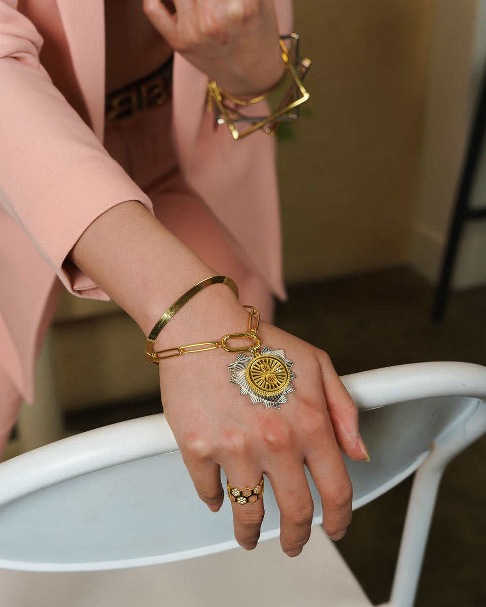 Method Big Oval Clip – HouseofModa